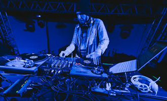 Campinas.com.br - Rapper Edi Rock se apresenta no Brasuca, em Campinas ...