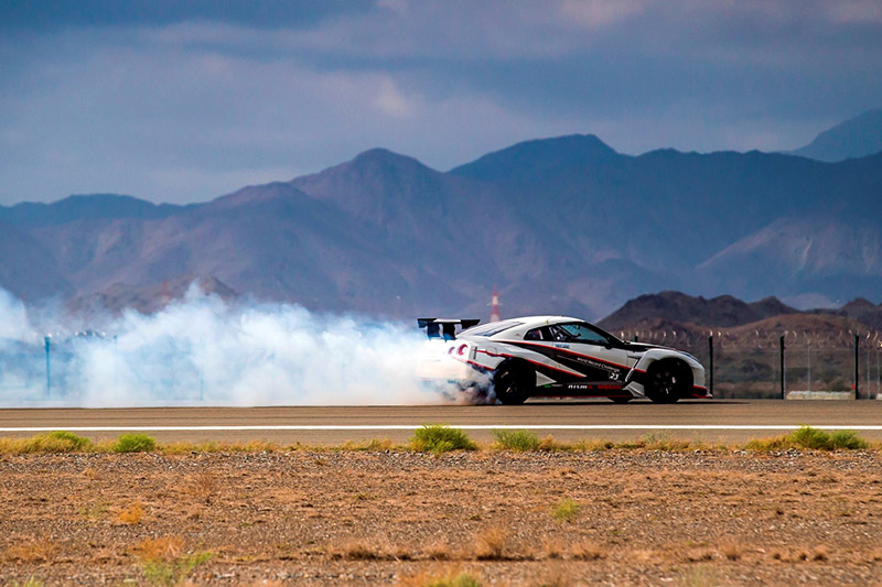 Campinas.com.br - Nissan GT-R quebra recorde mundial de drift mais rápido
