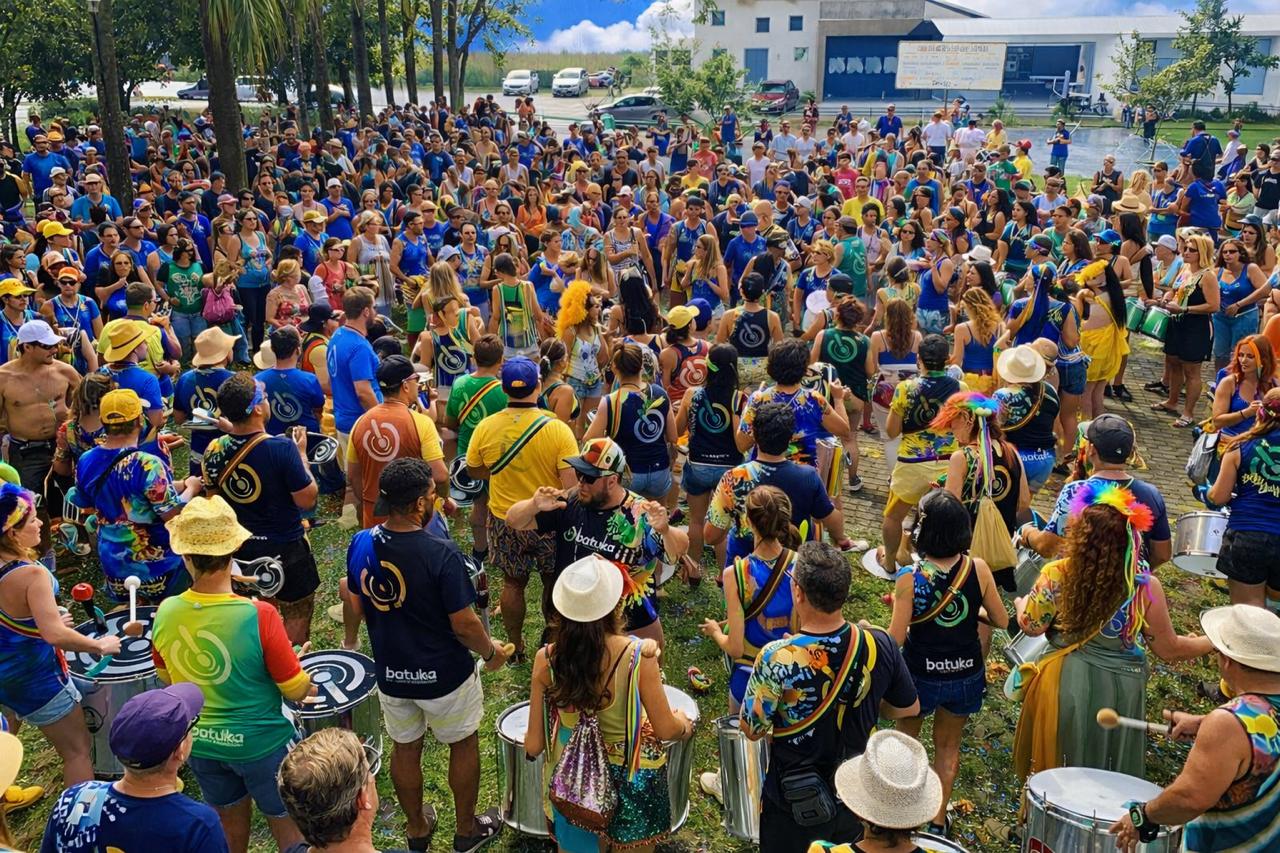 Campinas.com.br - Bloco do Batuka leva Carnaval para a praça Carlos ...